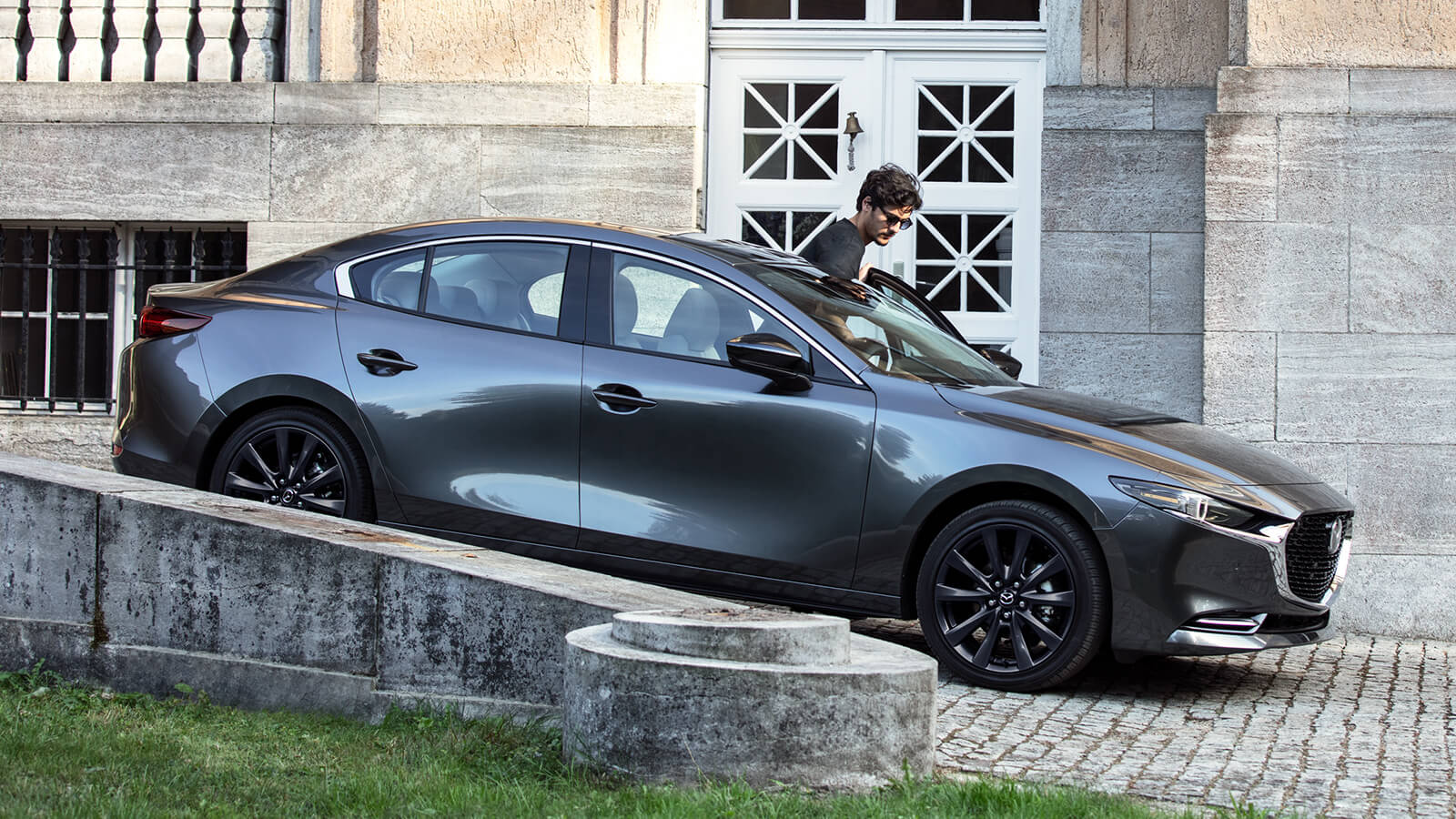 Compare 2025 Mazda 3 vs 2024 Mazda 3 - Windsor Mazda